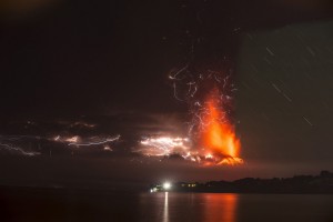 As Imagens Espetaculares Da Erupção do Vulcão Calbuco no Chile – SPACE ...