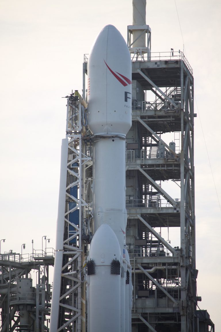 Galeria de Fotos: Falcon Heavy Em Posição Para o Seu Primeiro ...