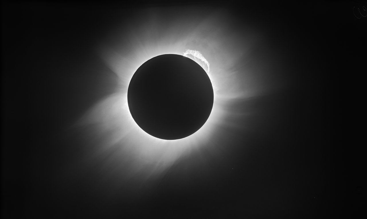 Astrônomos Divulgam A Foto De Maior Resolução do Eclipse Total do Sol ...