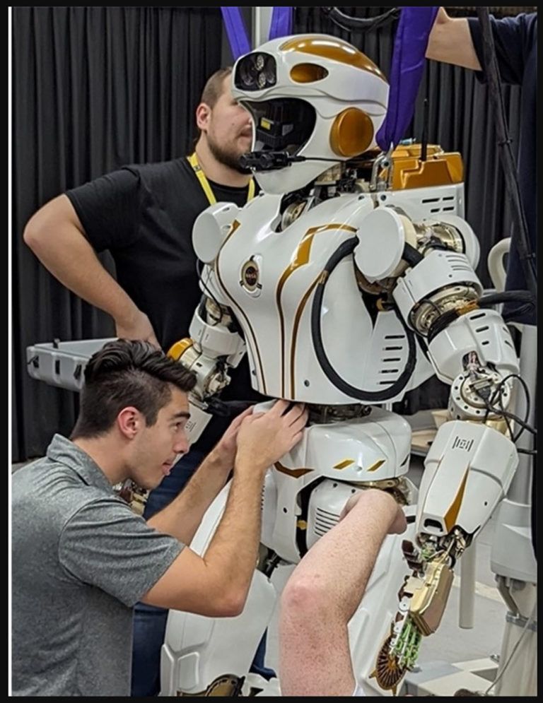 Conheça a Valkyrie – O Robô Humanoide da NASA – SPACE TODAY – NASA ...