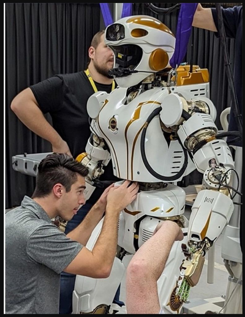 Conheça a Valkyrie – O Robô Humanoide da NASA – SPACE TODAY – NASA ...