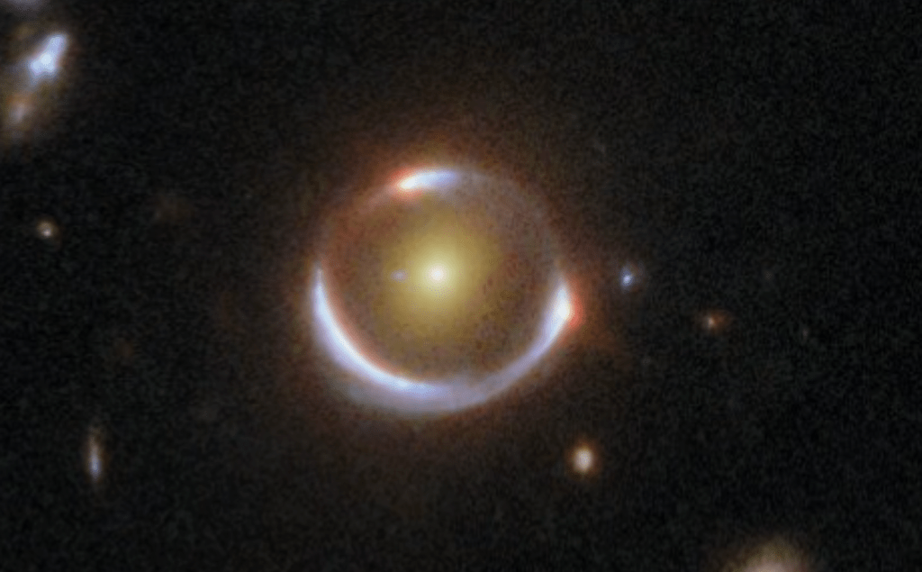 Hubble Revela Anel de Einstein em Imagem Fascinante – SPACE TODAY ...